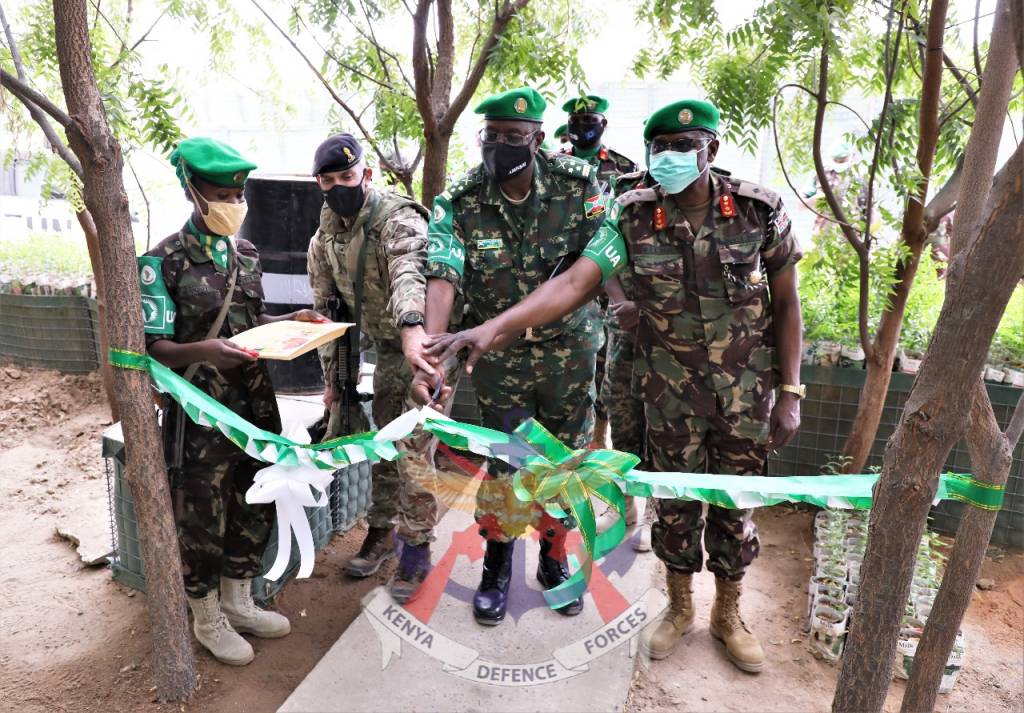 AMISOM FETES KENYAN TROOPS WITH MEDALS FOR DISTINGUISHED SERVICE IN ...