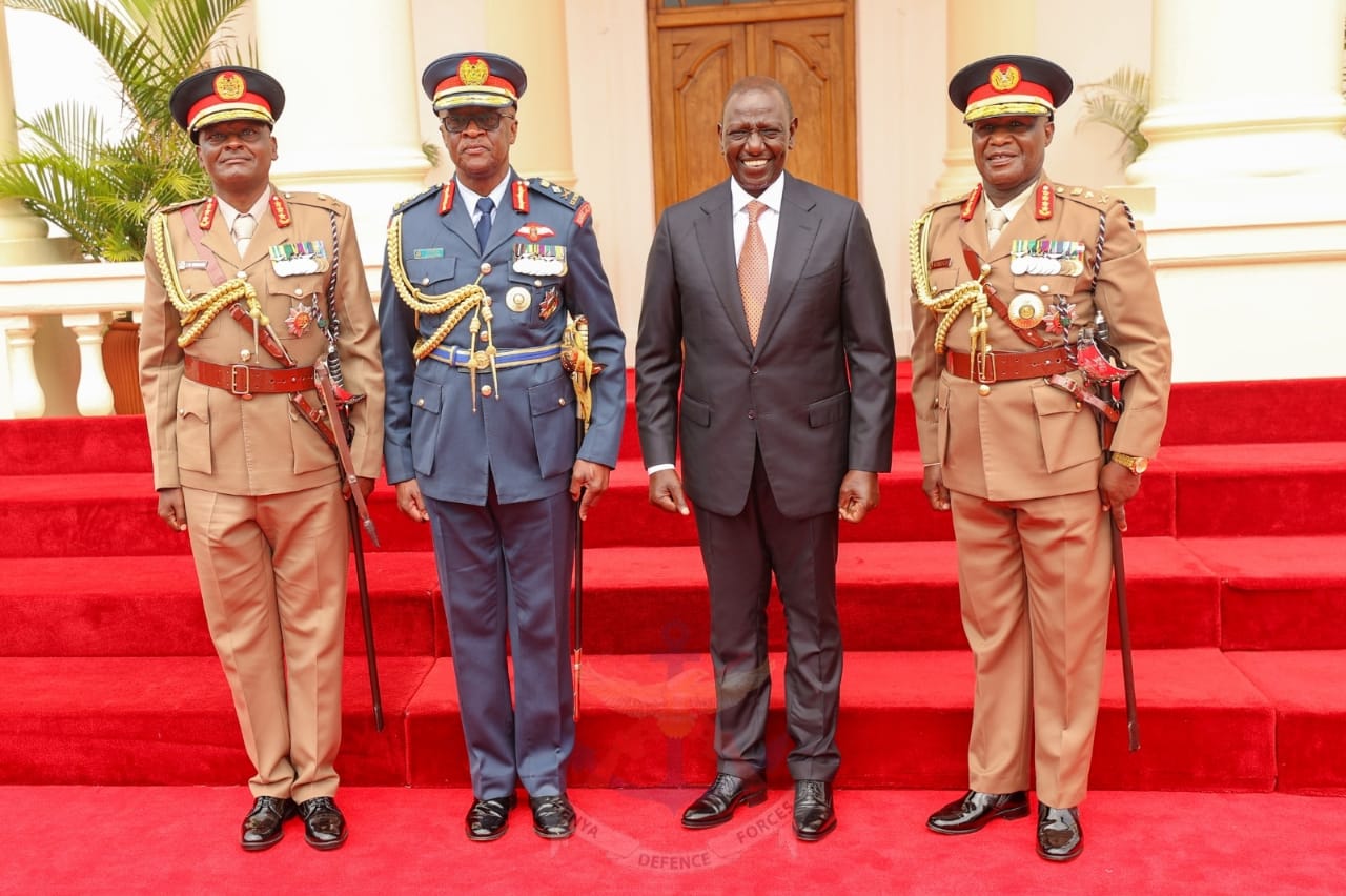 PRESIDENT RUTO SWEARS IN GENERAL OGOLLA AND LIEUTENANT GENERAL MWANGI ...