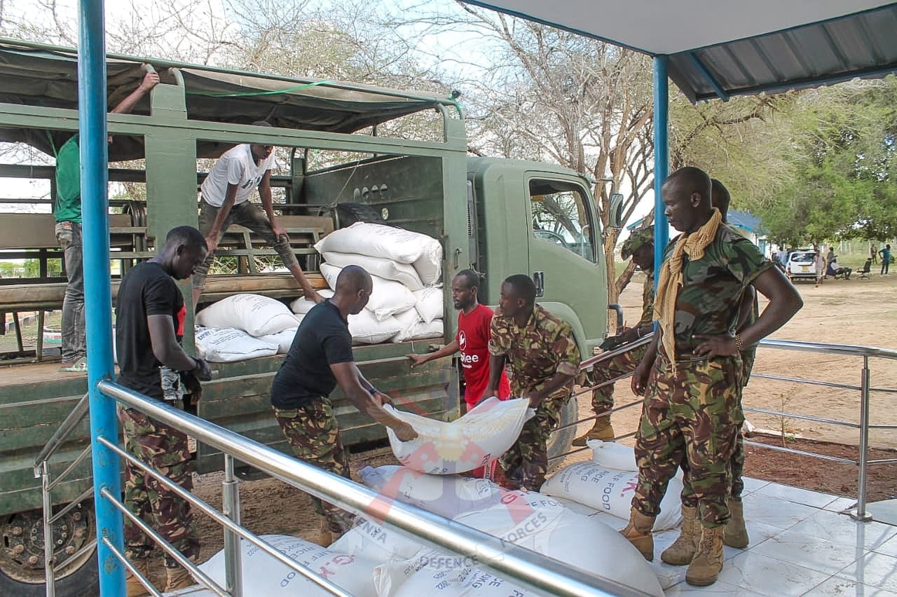 KDF DEFIES HEAVY RAINS TO OFFER RELIEF SUPPORT TO IJARA RESIDENTS ...