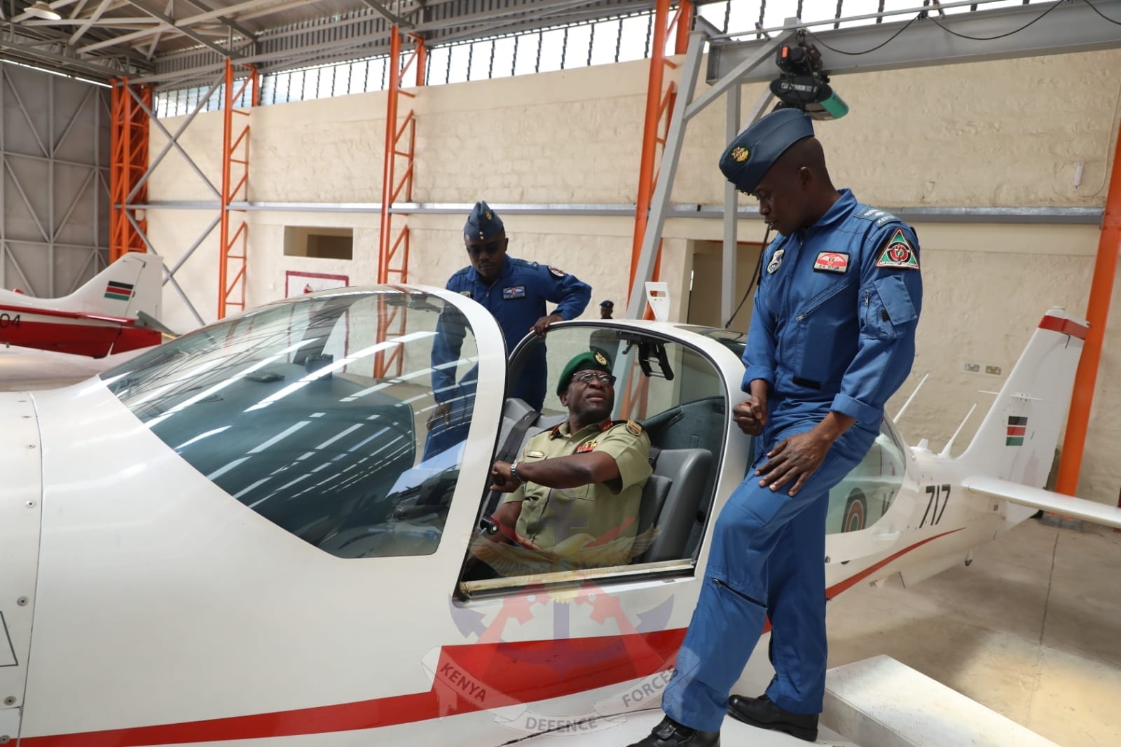 STUDENTS FROM ZIMBABWE STAFF COLLEGE VISIT AVIATION CENTRE OF ...