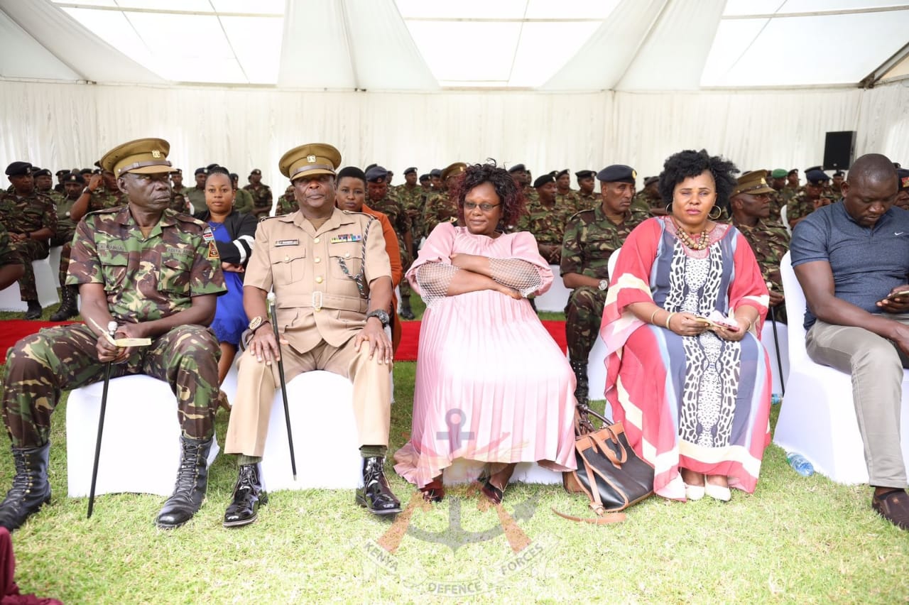 END OF AN ERA FOR ARMY SERGEANT MAJOR, HIS SUCCESSOR TAKES POST ...