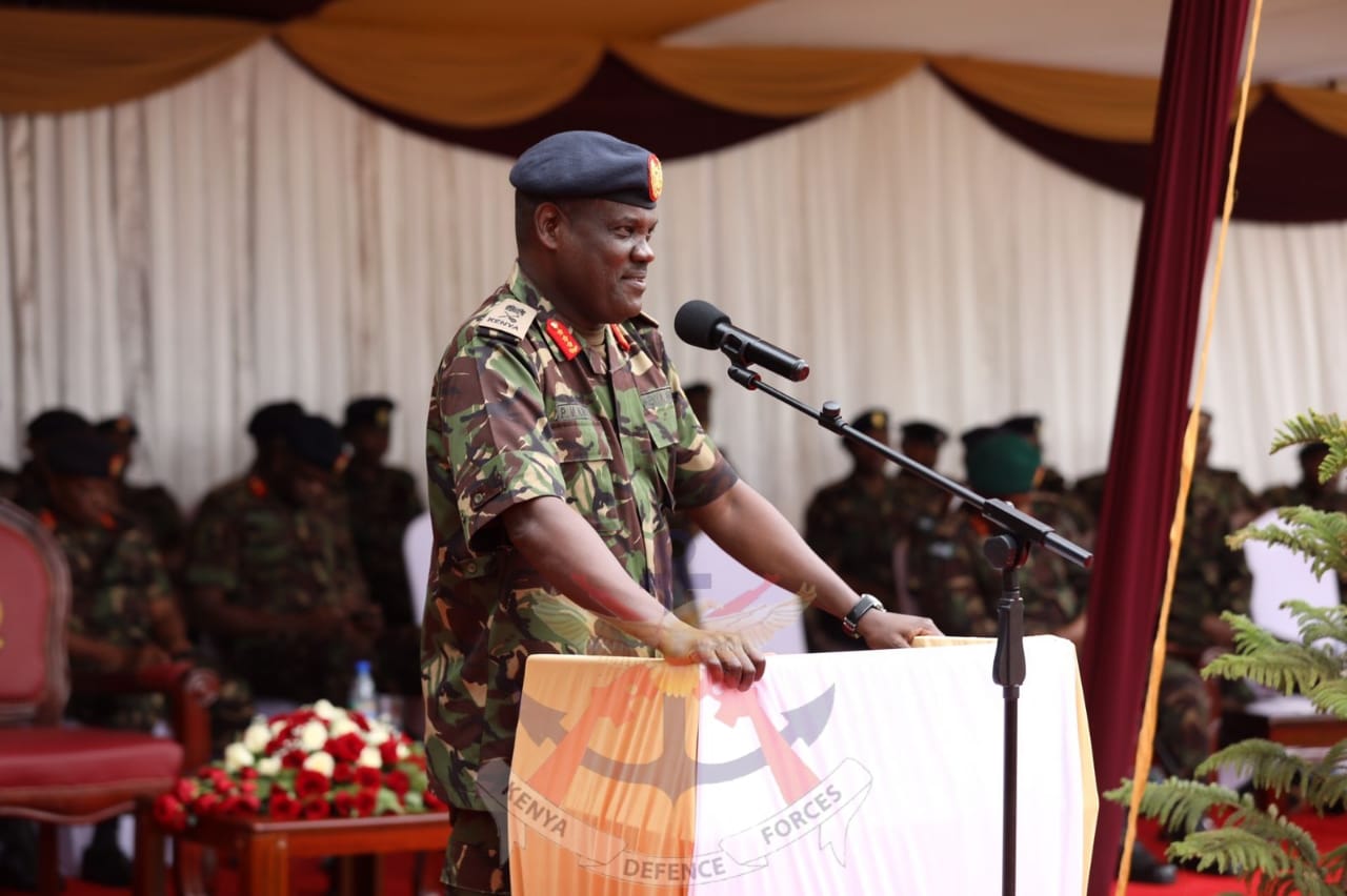 END OF AN ERA FOR ARMY SERGEANT MAJOR, HIS SUCCESSOR TAKES POST ...