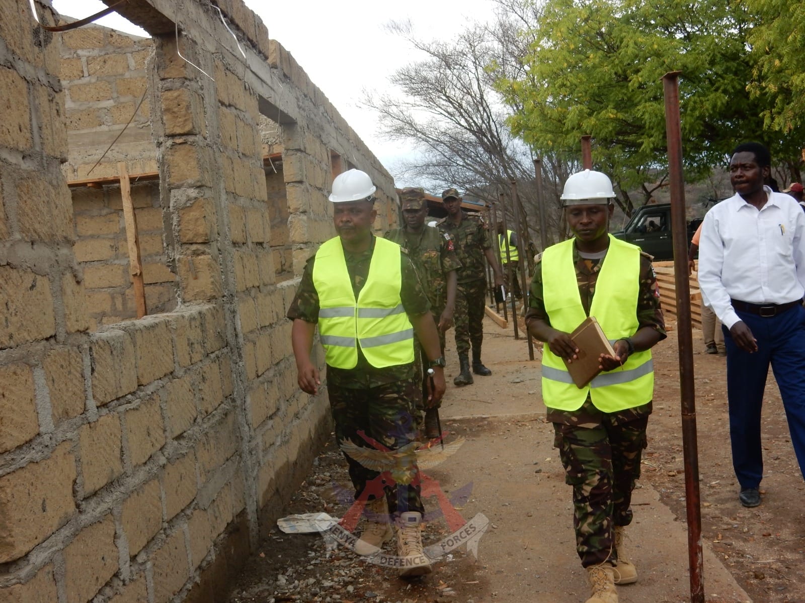COMMANDER CONSTRUCTION ENGINEERS BRIGADE INSPECTS SCHOOL PROJECT IN THE ...