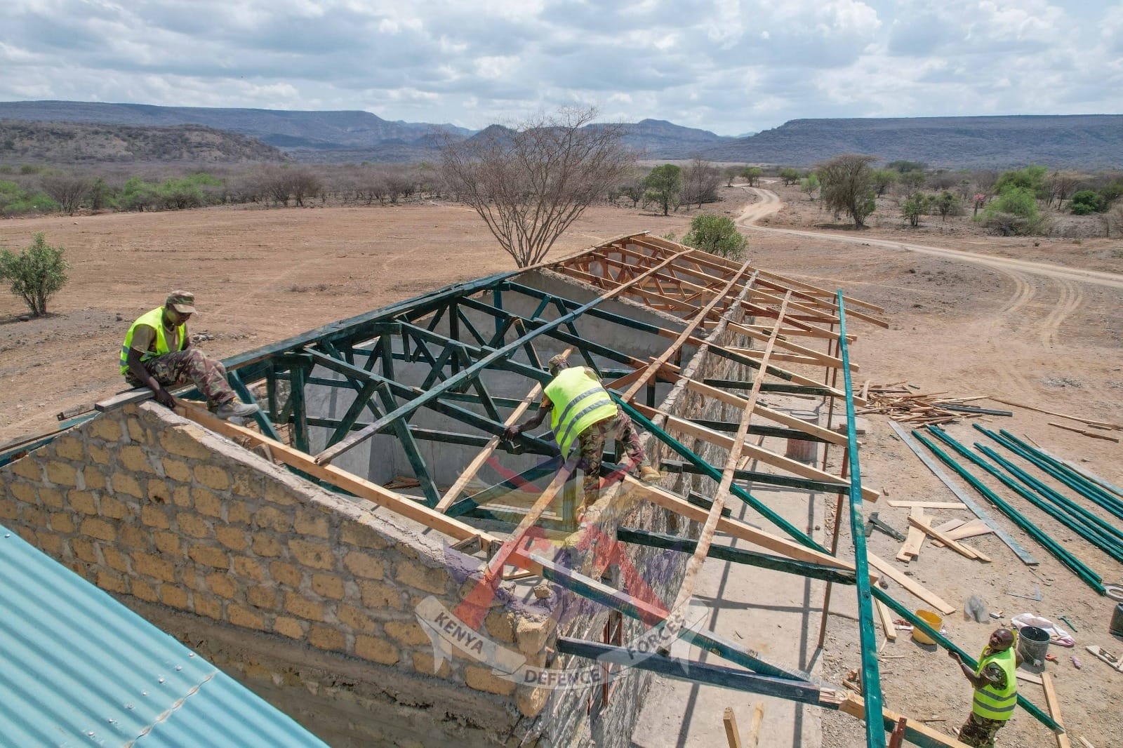 COMMANDER CONSTRUCTION ENGINEERS BRIGADE INSPECTS SCHOOL PROJECT IN THE ...