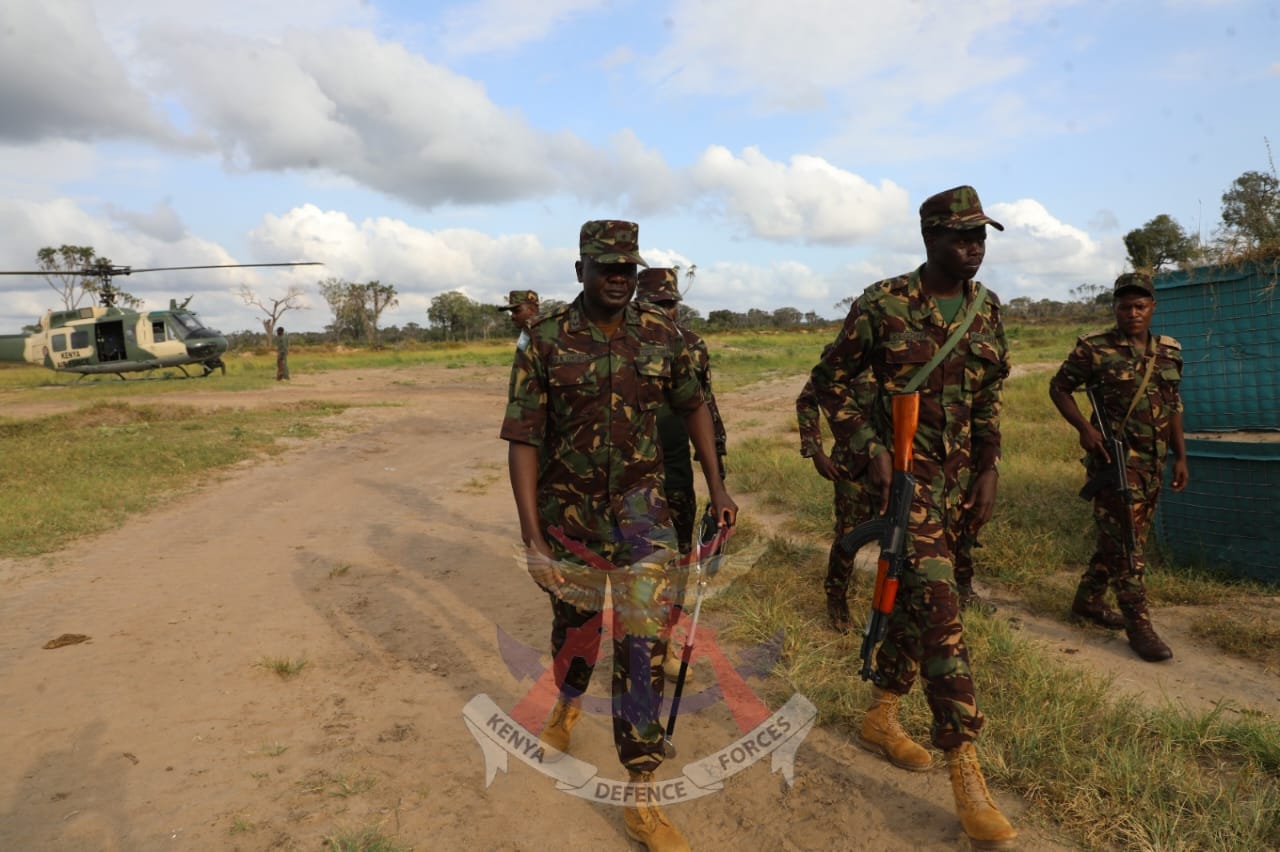 COMMANDER 8 BRIGADE VISITS OAB TROOPS AT BAURE FOB – Ministry of ...