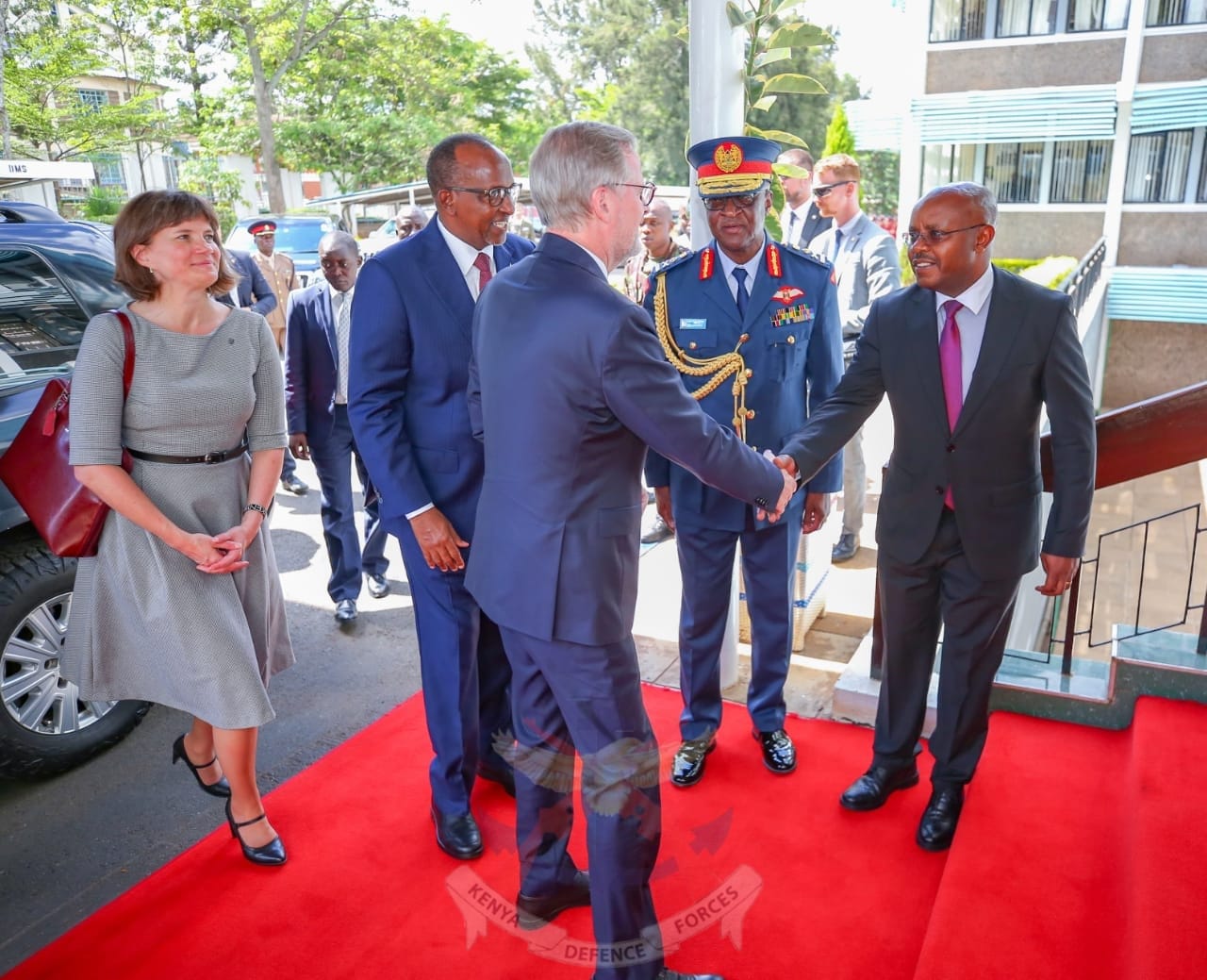 CS DUALE HOSTS CZECH PRIME MINISTER AT DEFENCE HEADQUARTERS – Ministry ...