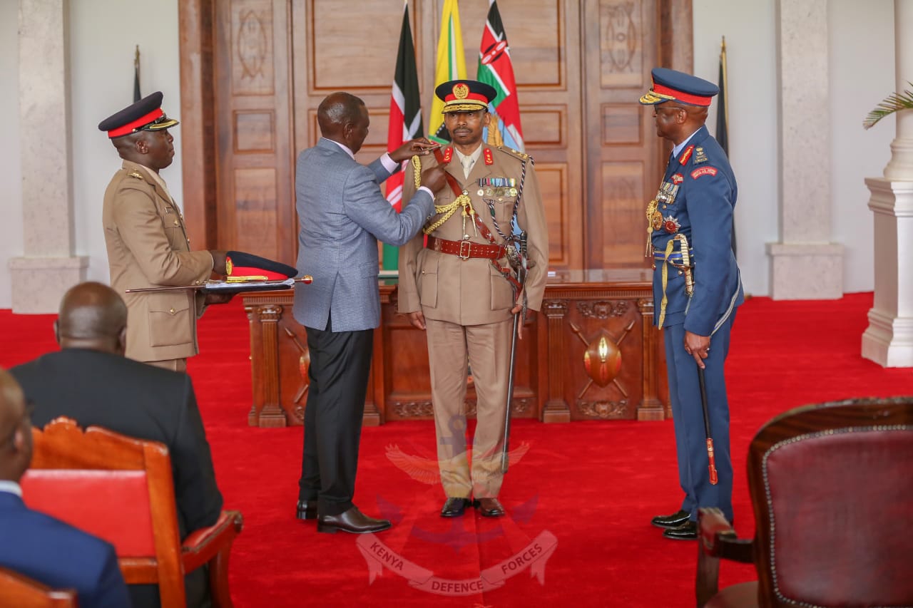 COMMANDER IN CHIEF PRESIDES OVER INVESTITURE OF RANKS AND SWEARING IN ...
