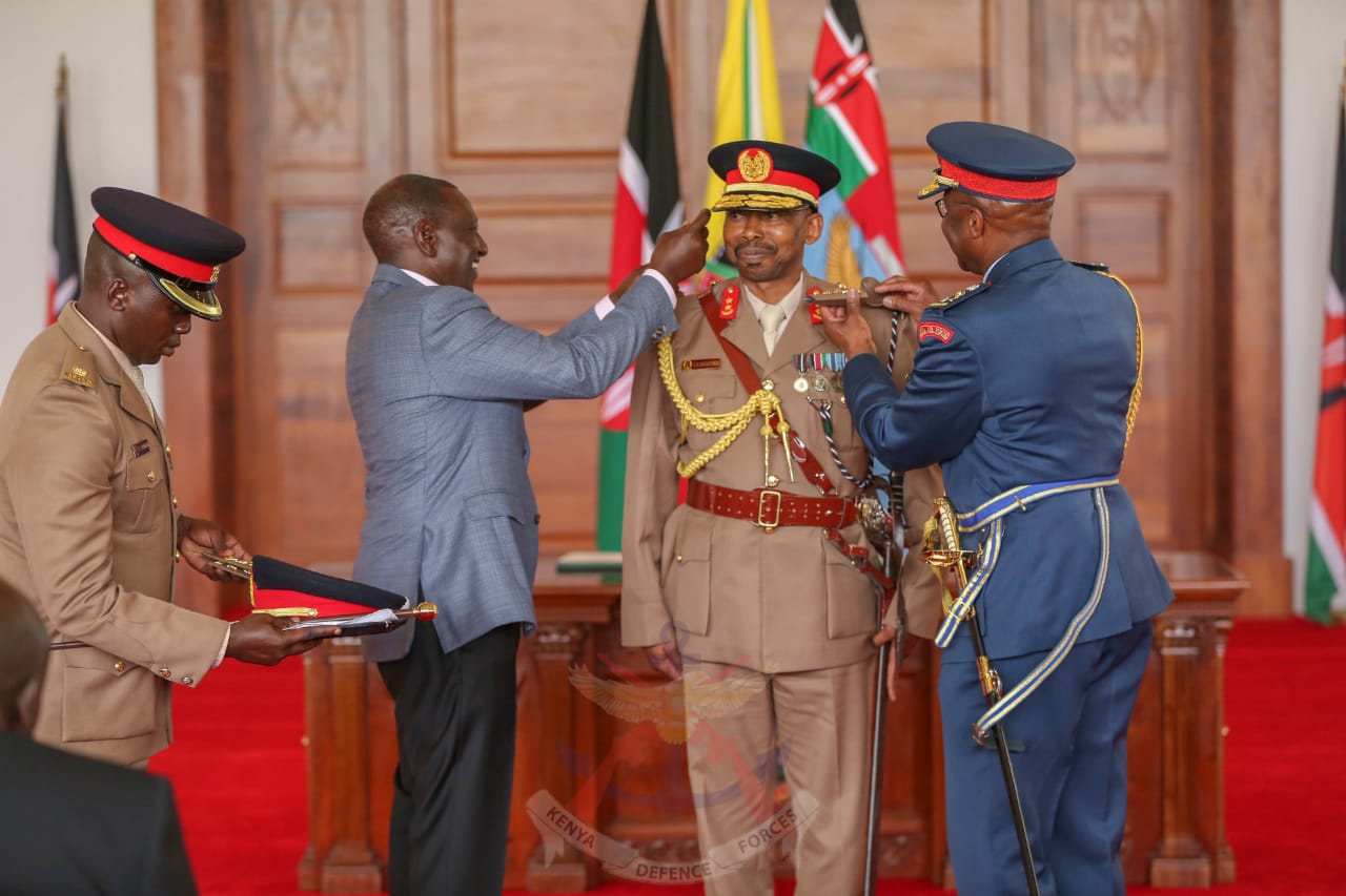 COMMANDER IN CHIEF PRESIDES OVER INVESTITURE OF RANKS AND SWEARING IN ...
