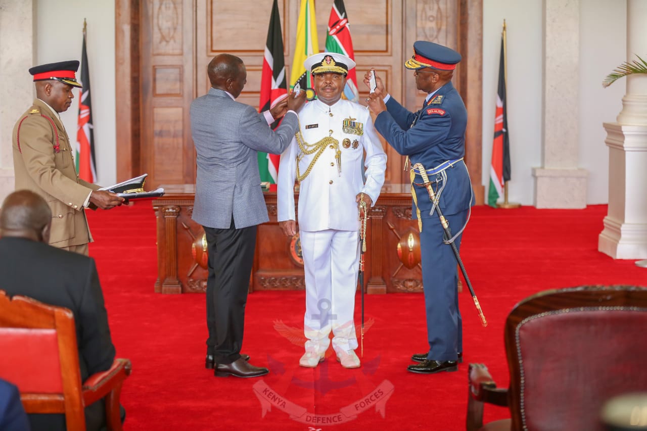 COMMANDER IN CHIEF PRESIDES OVER INVESTITURE OF RANKS AND SWEARING IN ...