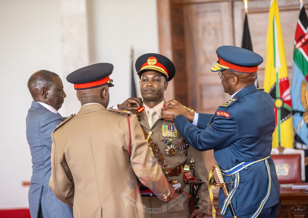 COMMANDER IN CHIEF PRESIDES OVER INVESTITURE OF RANKS AND SWEARING IN ...