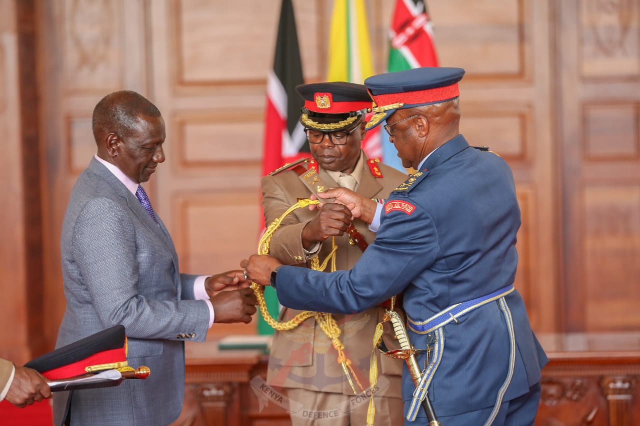 COMMANDER IN CHIEF PRESIDES OVER INVESTITURE OF RANKS AND SWEARING IN ...