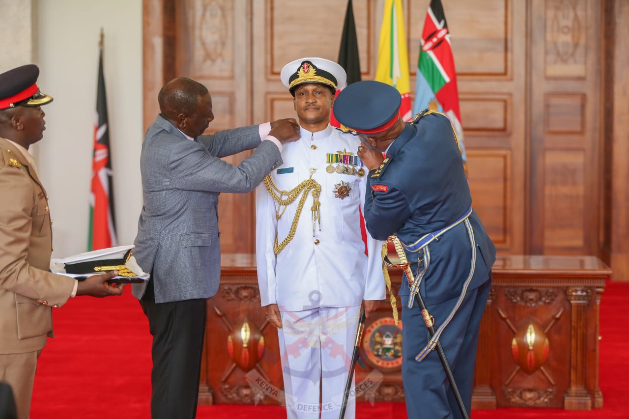 COMMANDER IN CHIEF PRESIDES OVER INVESTITURE OF RANKS AND SWEARING IN ...